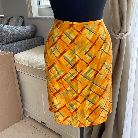 via seta | Skirts | Via Seta Studio Size 2 Italian So 8 Usa Orange ...